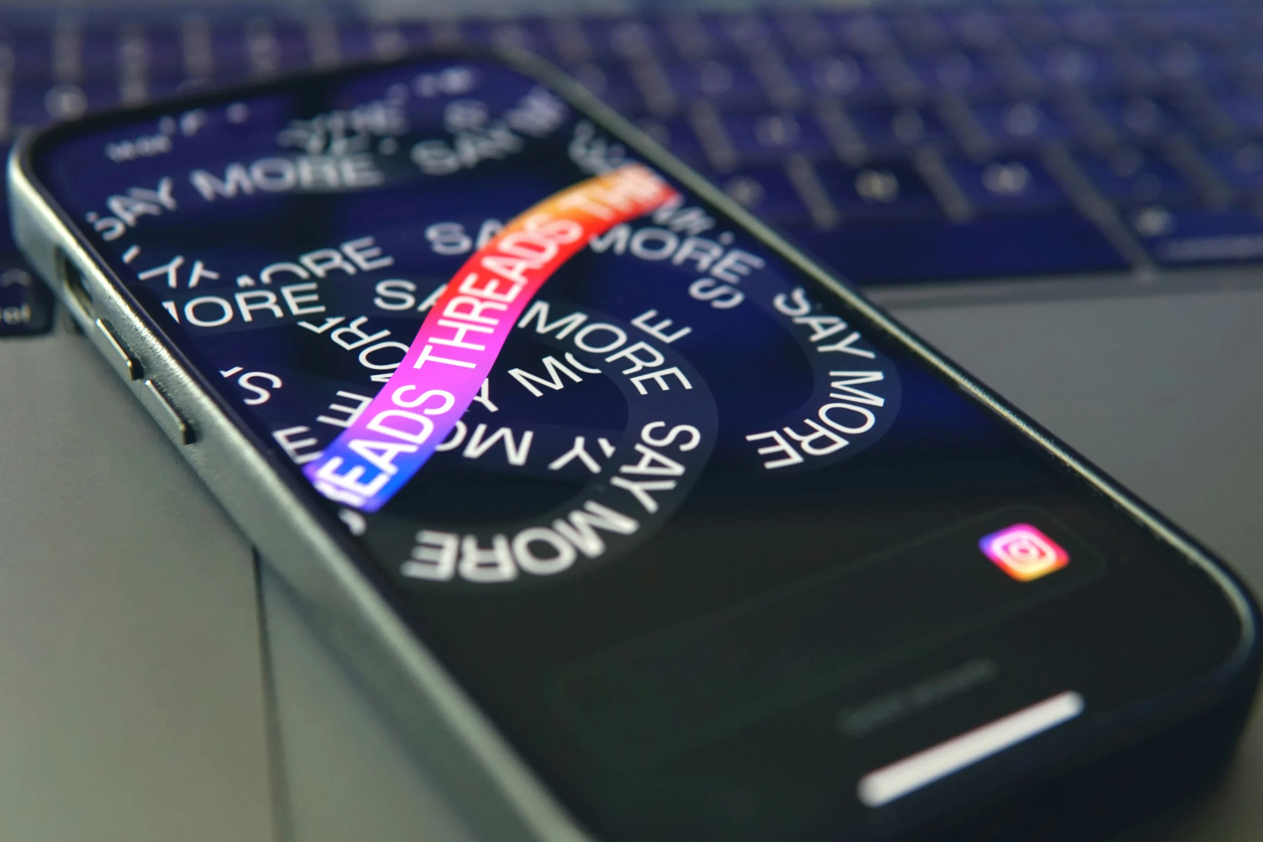 Spoiler Text Threads Feature Lets You Hide Sensitive Info